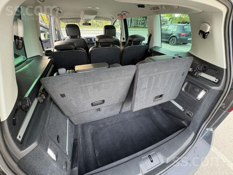 Pelēks Volkswagen Sharan 2019 Rīga, ar dzinēja tilpumu 2.00 L un nobraukumu 208 tūkst. km par 17700 €, foto 19 vietnē AUTOMOTO.COM.LV