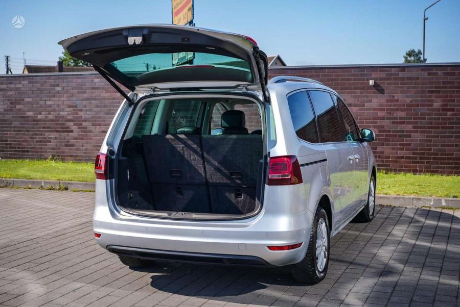 Pelēks Volkswagen Sharan 2019 Marijampole, ar dzinēja tilpumu 1.97 L un nobraukumu 300 tūkst. km par 11950 €, foto 10 vietnē AUTOMOTO.COM.LV