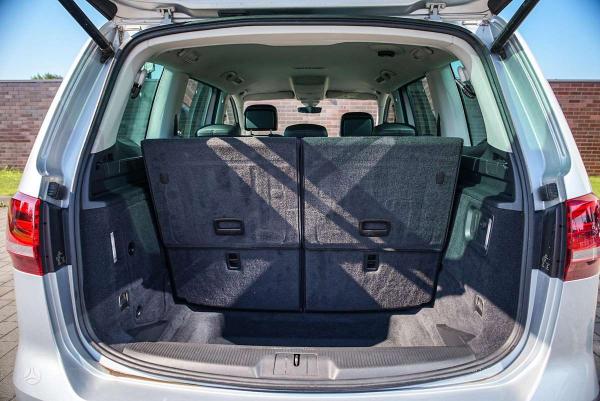 Pelēks Volkswagen Sharan 2019 Marijampole, ar dzinēja tilpumu 1.97 L un nobraukumu 300 tūkst. km par 11950 €, foto 11 vietnē AUTOMOTO.COM.LV