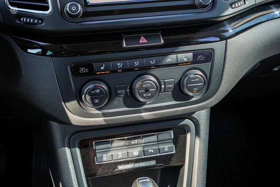 Pelēks Volkswagen Sharan 2019 Marijampole, ar dzinēja tilpumu 1.97 L un nobraukumu 300 tūkst. km par 11950 €, foto 18 vietnē AUTOMOTO.COM.LV