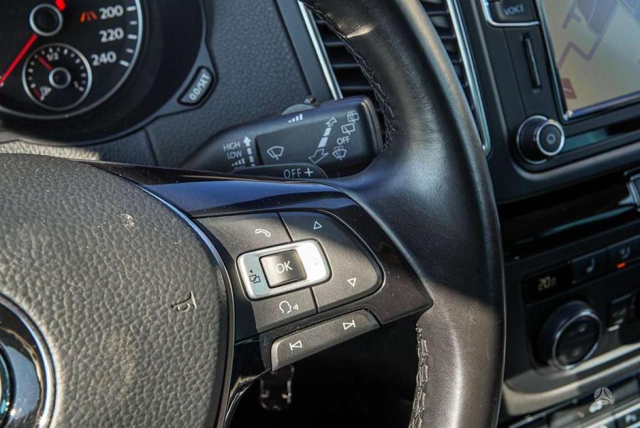 Pelēks Volkswagen Sharan 2019 Marijampole, ar dzinēja tilpumu 1.97 L un nobraukumu 300 tūkst. km par 11950 €, foto 22 vietnē AUTOMOTO.COM.LV