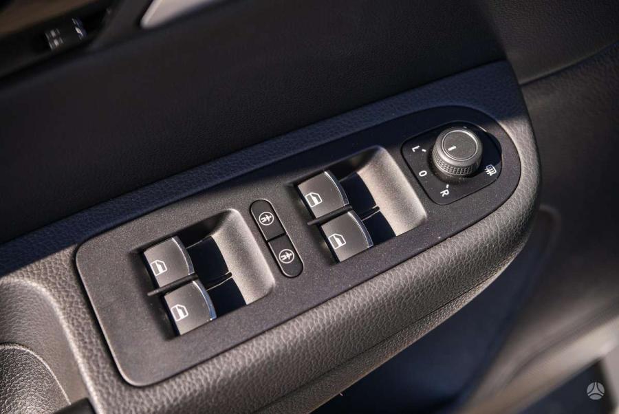 Pelēks Volkswagen Sharan 2019 Marijampole, ar dzinēja tilpumu 1.97 L un nobraukumu 300 tūkst. km par 11950 €, foto 28 vietnē AUTOMOTO.COM.LV