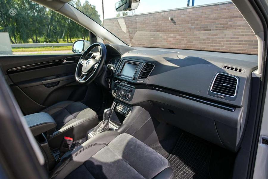 Pelēks Volkswagen Sharan 2019 Marijampole, ar dzinēja tilpumu 1.97 L un nobraukumu 300 tūkst. km par 11950 €, foto 37 vietnē AUTOMOTO.COM.LV