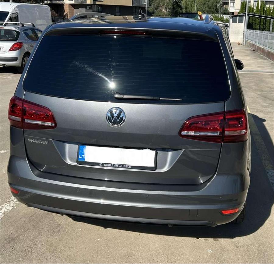 Pelēks Volkswagen Sharan 2022 Viļņa, ar dzinēja tilpumu 1.40 L un nobraukumu 85 tūkst. km par 37500 €, foto 5 vietnē AUTOMOTO.COM.LV