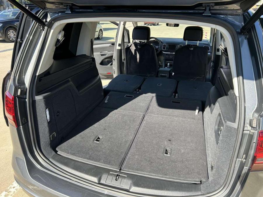 Pelēks Volkswagen Sharan 2022 Viļņa, ar dzinēja tilpumu 1.40 L un nobraukumu 85 tūkst. km par 37500 €, foto 22 vietnē AUTOMOTO.COM.LV
