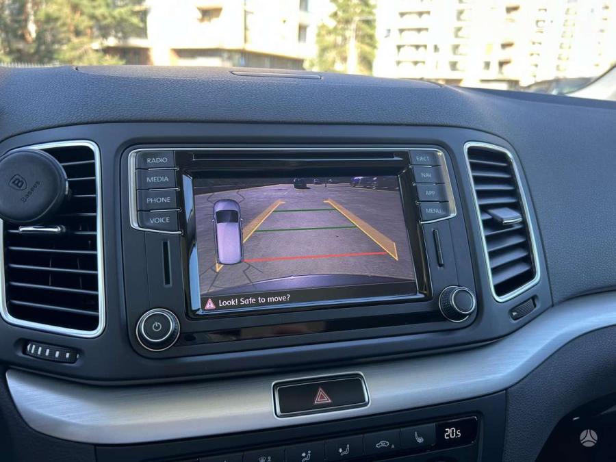 Pelēks Volkswagen Sharan 2022 Viļņa, ar dzinēja tilpumu 1.40 L un nobraukumu 85 tūkst. km par 37500 €, foto 26 vietnē AUTOMOTO.COM.LV