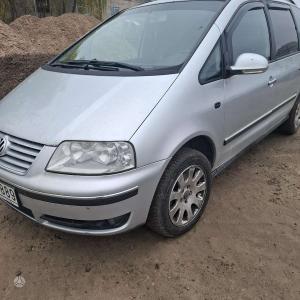 Pelēks Volkswagen Sharan 2008 Panevēža, ar dzinēja tilpumu 2.00 L un nobraukumu 294 tūkst. km par 3499 €, foto 2 vietnē AUTOMOTO.COM.LV