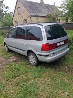Grey Volkswagen Sharan 2002 in Panevezys, with an engine capacity of 1.90 L and mileage of 263 thousand km for 1700 €, photo 3 on AUTOMOTO.COM.LV