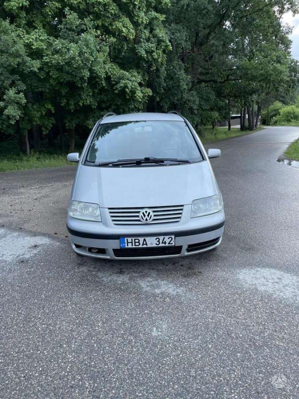 Grey Volkswagen Sharan 2002 in Ukmerge, with an engine capacity of 1.90 L and mileage of 379 thousand km for 1350 €, photo 8 on AUTOMOTO.COM.LV