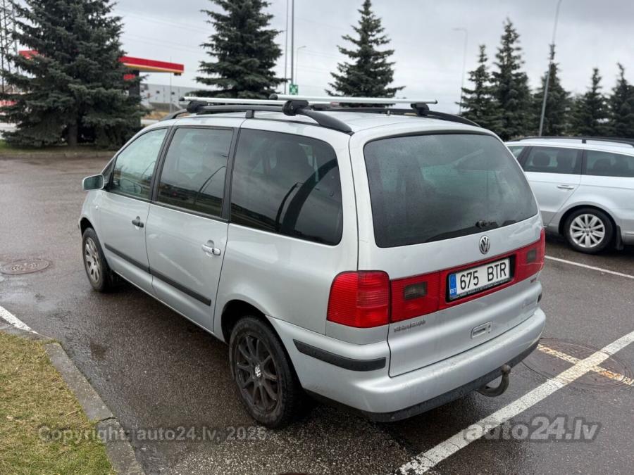 Pelēks Volkswagen Sharan 2003 Tartu, ar dzinēja tilpumu 1.90 L un nobraukumu 299 tūkst. km par 999 €, foto 5 vietnē AUTOMOTO.COM.LV