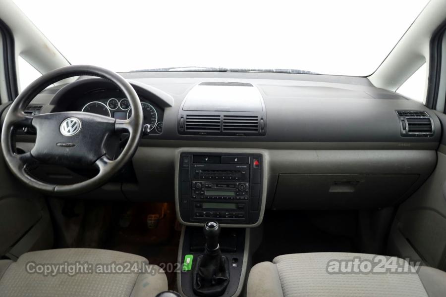 Pelēks Volkswagen Sharan 2003 Tallina, ar dzinēja tilpumu 1.90 L un nobraukumu 296 tūkst. km par 599 €, foto 6 vietnē AUTOMOTO.COM.LV