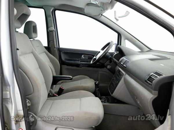 Pelēks Volkswagen Sharan 2003 Tallina, ar dzinēja tilpumu 1.90 L un nobraukumu 296 tūkst. km par 599 €, foto 6 vietnē AUTOMOTO.COM.LV