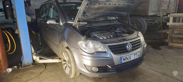 Pelēks Volkswagen Sharan 2004 Jonava, ar dzinēja tilpumu 1.90 L un nobraukumu 450 tūkst. km par 1200 €, foto 8 vietnē AUTOMOTO.COM.LV