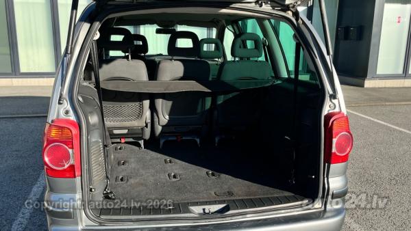 Grey Volkswagen Sharan 2004 in Tallinn, with an engine capacity of 1.90 L and mileage of 257 thousand km for 2450 €, photo 10 on AUTOMOTO.COM.LV