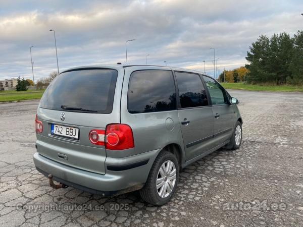 Grey Volkswagen Sharan 2005 in Rakvere, with an engine capacity of 1.90 L and mileage of 281 thousand km for 2999 €, photo 11 on AUTOMOTO.COM.LV