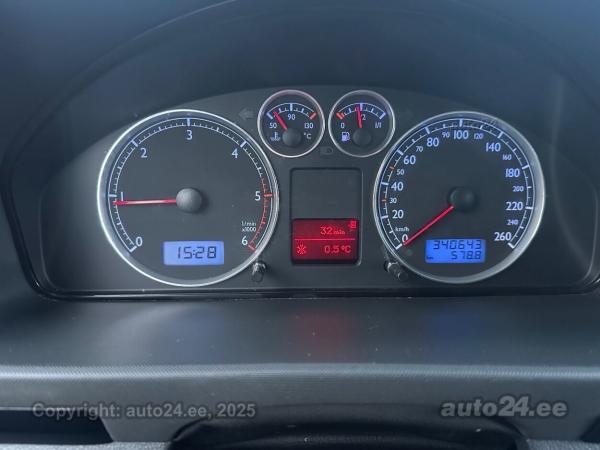 Pelēks Volkswagen Sharan 2005 Tallina, ar dzinēja tilpumu 1.90 L un nobraukumu 340 tūkst. km par 2800 €, foto 11 vietnē AUTOMOTO.COM.LV
