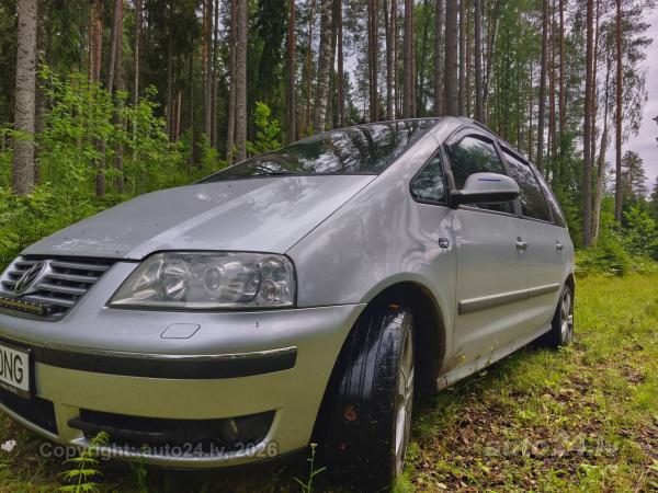 Pelēks Volkswagen Sharan 2005 Tallina, ar dzinēja tilpumu 1.90 L un nobraukumu 266 tūkst. km par 5600 €, foto 2 vietnē AUTOMOTO.COM.LV