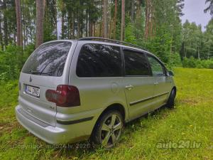 Pelēks Volkswagen Sharan 2005 Tallina, ar dzinēja tilpumu 1.90 L un nobraukumu 266 tūkst. km par 5600 €, foto 5 vietnē AUTOMOTO.COM.LV