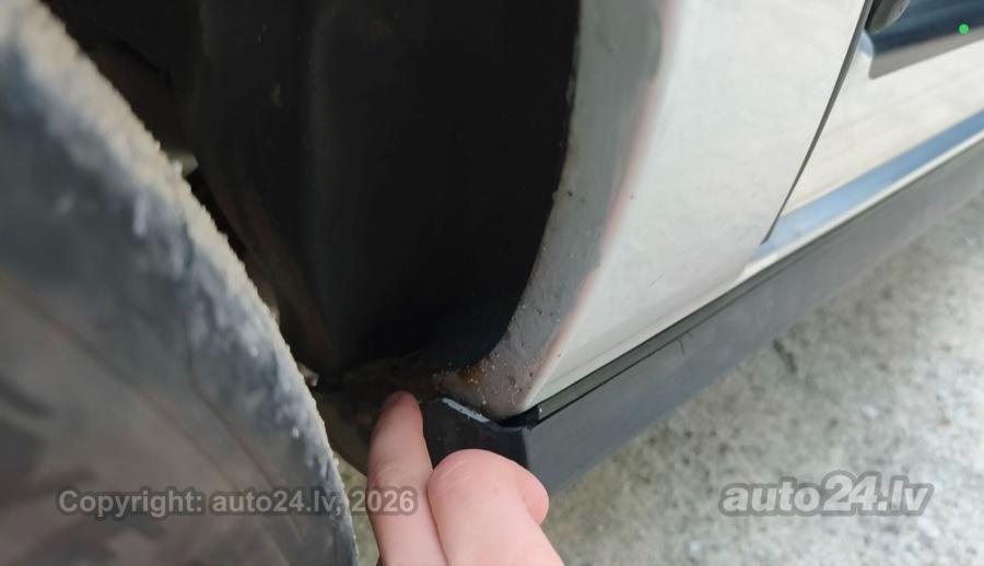 Pelēks Volkswagen Sharan 2005 Tallina, ar dzinēja tilpumu 1.90 L un nobraukumu 266 tūkst. km par 5600 €, foto 13 vietnē AUTOMOTO.COM.LV