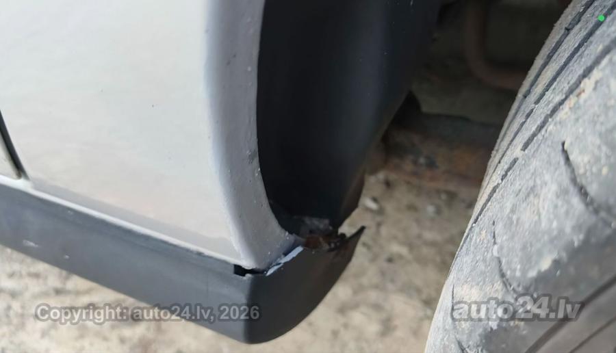 Pelēks Volkswagen Sharan 2005 Tallina, ar dzinēja tilpumu 1.90 L un nobraukumu 266 tūkst. km par 5600 €, foto 17 vietnē AUTOMOTO.COM.LV