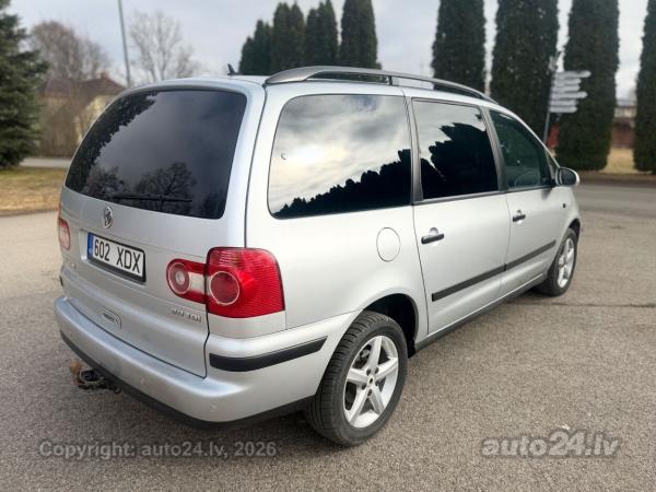 Pelēks Volkswagen Sharan 2006 Tallina, ar dzinēja tilpumu 2.00 L un nobraukumu 247 tūkst. km par 3500 €, foto 4 vietnē AUTOMOTO.COM.LV
