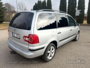 Grey Volkswagen Sharan 2006 in Tallinn, with an engine capacity of 2.00 L and mileage of 247 thousand km for 3500 €, photo 4 on AUTOMOTO.COM.LV