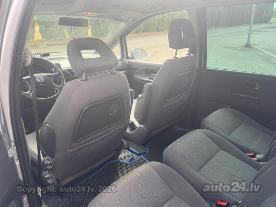 Grey Volkswagen Sharan 2006 in Tallinn, with an engine capacity of 2.00 L and mileage of 247 thousand km for 3500 €, photo 6 on AUTOMOTO.COM.LV