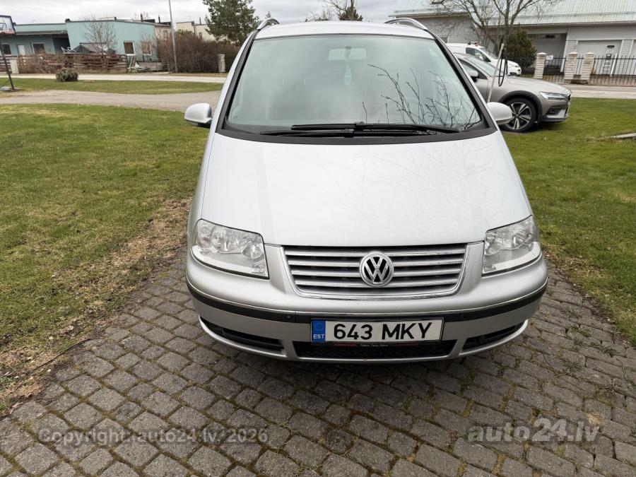 Pelēks Volkswagen Sharan 2006 Tallina, ar dzinēja tilpumu 1.90 L un nobraukumu 232 tūkst. km par 3500 €, foto 3 vietnē AUTOMOTO.COM.LV