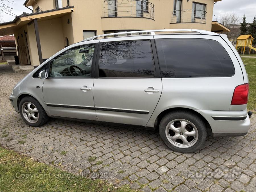 Pelēks Volkswagen Sharan 2006 Tallina, ar dzinēja tilpumu 1.90 L un nobraukumu 232 tūkst. km par 3500 €, foto 4 vietnē AUTOMOTO.COM.LV