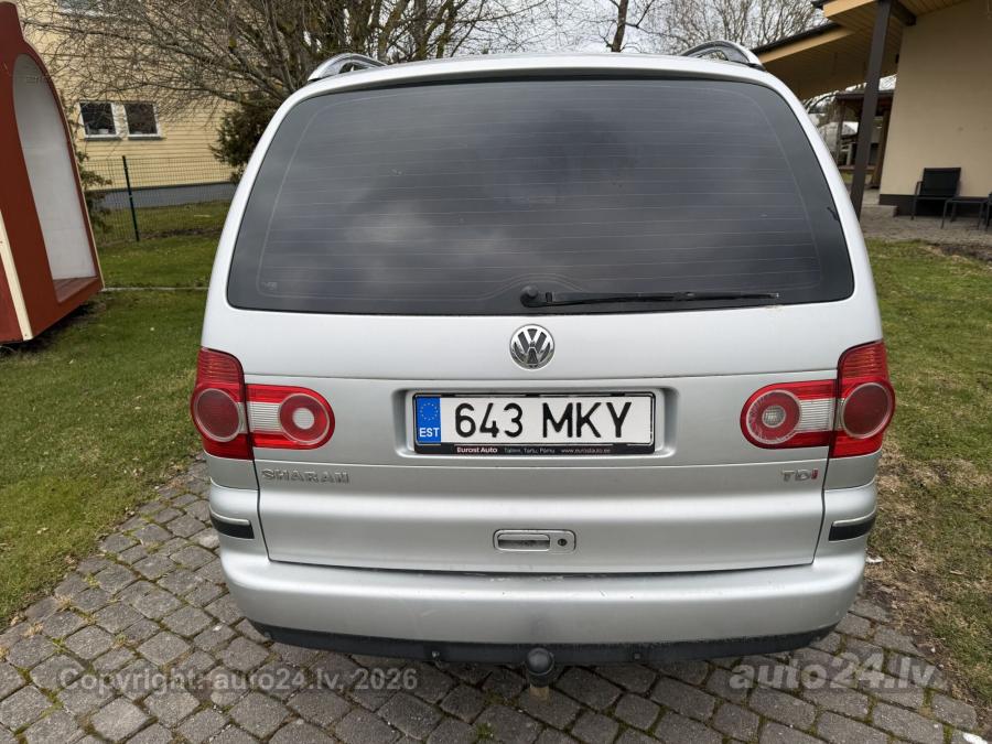Pelēks Volkswagen Sharan 2006 Tallina, ar dzinēja tilpumu 1.90 L un nobraukumu 232 tūkst. km par 3500 €, foto 7 vietnē AUTOMOTO.COM.LV