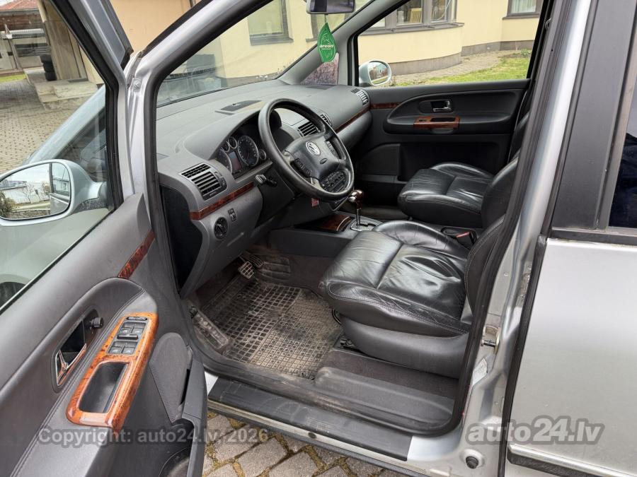 Pelēks Volkswagen Sharan 2006 Tallina, ar dzinēja tilpumu 1.90 L un nobraukumu 232 tūkst. km par 3500 €, foto 10 vietnē AUTOMOTO.COM.LV