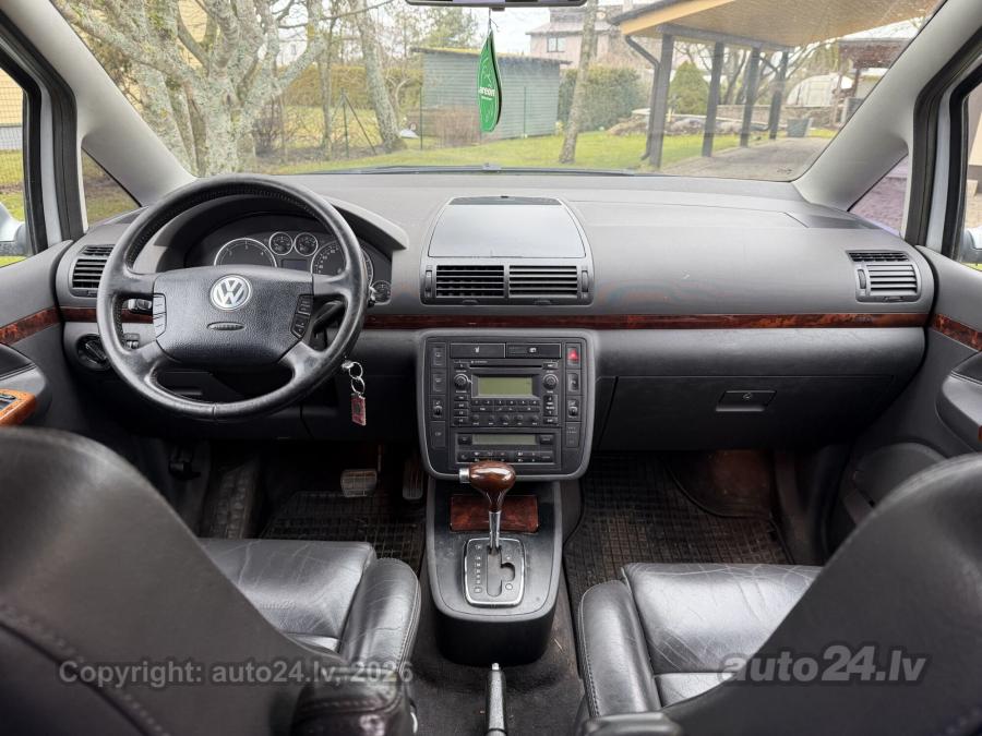 Pelēks Volkswagen Sharan 2006 Tallina, ar dzinēja tilpumu 1.90 L un nobraukumu 232 tūkst. km par 3500 €, foto 18 vietnē AUTOMOTO.COM.LV