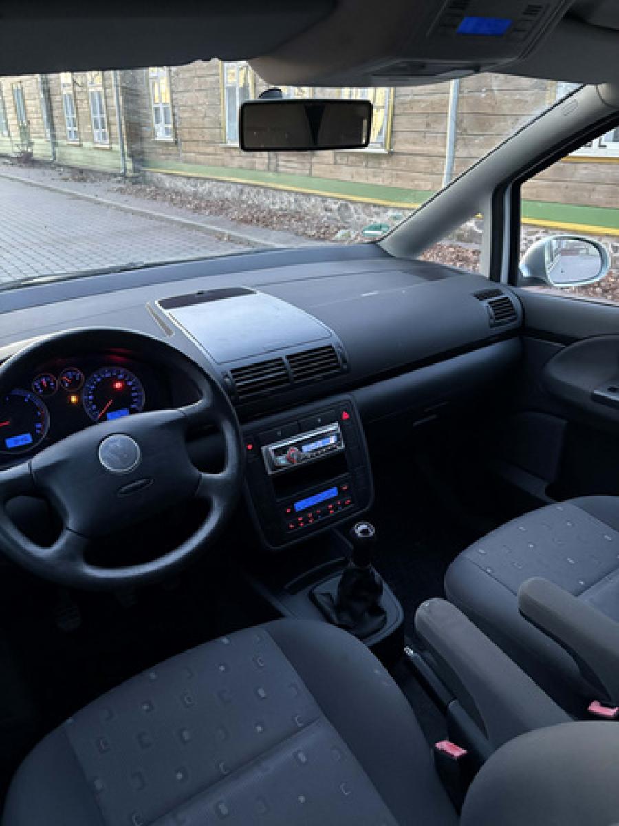 Pelēks Volkswagen Sharan 2006 Veru, ar dzinēja tilpumu 1.90 L un nobraukumu 324 tūkst. km par 3000 €, foto 8 vietnē AUTOMOTO.COM.LV