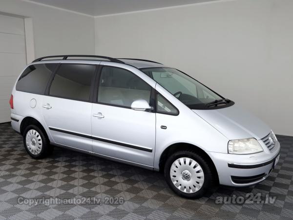 Grey Volkswagen Sharan 2006 in Tallinn, with an engine capacity of 2.00 L and mileage of 372 thousand km for 1499 €, photo 1 on AUTOMOTO.COM.LV