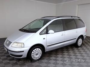 Grey Volkswagen Sharan 2006 in Tallinn, with an engine capacity of 2.00 L and mileage of 372 thousand km for 1499 €, photo 3 on AUTOMOTO.COM.LV