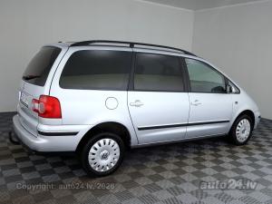 Grey Volkswagen Sharan 2006 in Tallinn, with an engine capacity of 2.00 L and mileage of 372 thousand km for 1499 €, photo 4 on AUTOMOTO.COM.LV