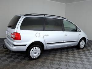 Pelēks Volkswagen Sharan 2006 Tallina, ar dzinēja tilpumu 2.00 L un nobraukumu 372 tūkst. km par 1499 €, foto 13 vietnē AUTOMOTO.COM.LV