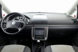Pelēks Volkswagen Sharan 2006 Tallina, ar dzinēja tilpumu 2.00 L un nobraukumu 372 tūkst. km par 1499 €, foto 15 vietnē AUTOMOTO.COM.LV