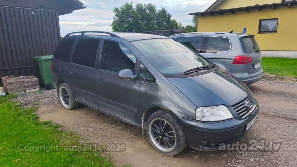 Grey Volkswagen Sharan 2007 in Tartu, with an engine capacity of 1.90 L and mileage of 438 thousand km for 750 €, photo 3 on AUTOMOTO.COM.LV