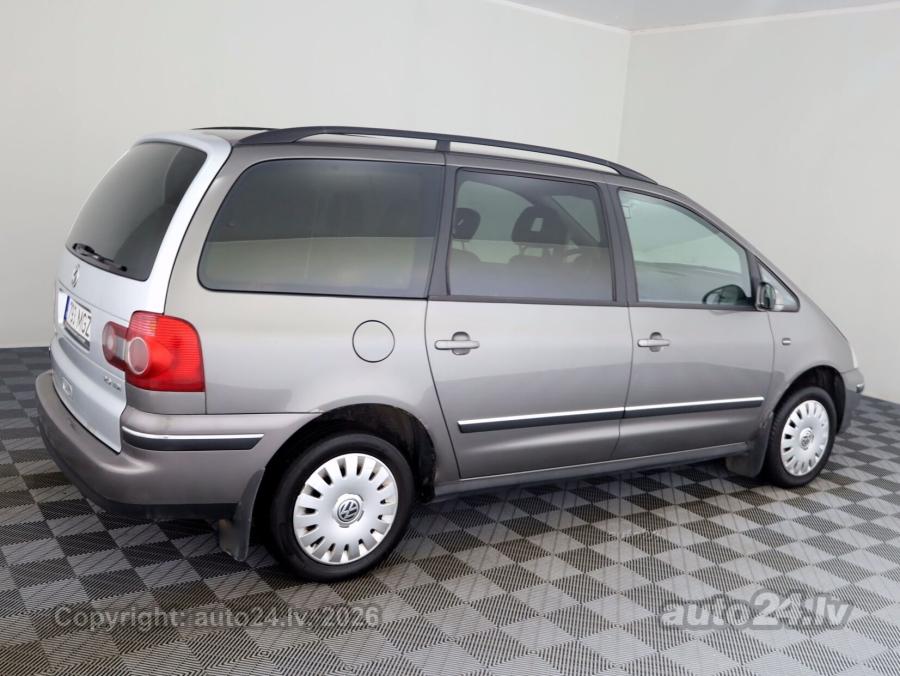 Pelēks Volkswagen Sharan 2007 Tallina, ar dzinēja tilpumu 1.90 L un nobraukumu 411 tūkst. km par 899 €, foto 4 vietnē AUTOMOTO.COM.LV
