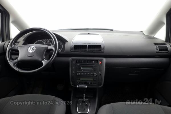 Grey Volkswagen Sharan 2007 in Tallinn, with an engine capacity of 1.90 L and mileage of 411 thousand km for 899 €, photo 5 on AUTOMOTO.COM.LV