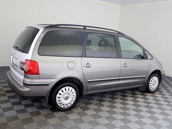Grey Volkswagen Sharan 2007 in Tallinn, with an engine capacity of 1.90 L and mileage of 411 thousand km for 899 €, photo 3 on AUTOMOTO.COM.LV