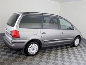 Grey Volkswagen Sharan 2007 in Tallinn, with an engine capacity of 1.90 L and mileage of 411 thousand km for 899 €, photo 4 on AUTOMOTO.COM.LV