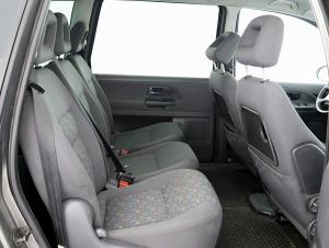 Grey Volkswagen Sharan 2007 in Tallinn, with an engine capacity of 1.90 L and mileage of 411 thousand km for 899 €, photo 8 on AUTOMOTO.COM.LV