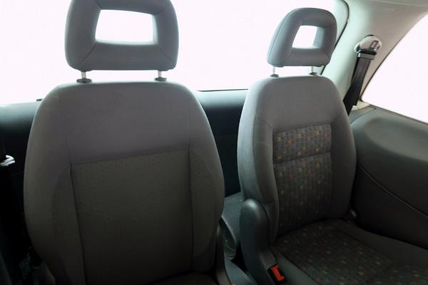 Grey Volkswagen Sharan 2007 in Tallinn, with an engine capacity of 1.90 L and mileage of 411 thousand km for 899 €, photo 8 on AUTOMOTO.COM.LV