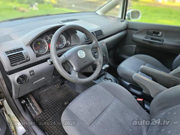 Pelēks Volkswagen Sharan 2007 Tallina, ar dzinēja tilpumu 1.90 L un nobraukumu 250 tūkst. km par 1900 €, foto 8 vietnē AUTOMOTO.COM.LV