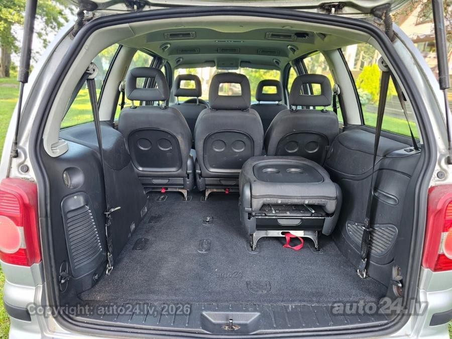 Grey Volkswagen Sharan 2007 in Tallinn, with an engine capacity of 1.90 L and mileage of 250 thousand km for 1900 €, photo 17 on AUTOMOTO.COM.LV