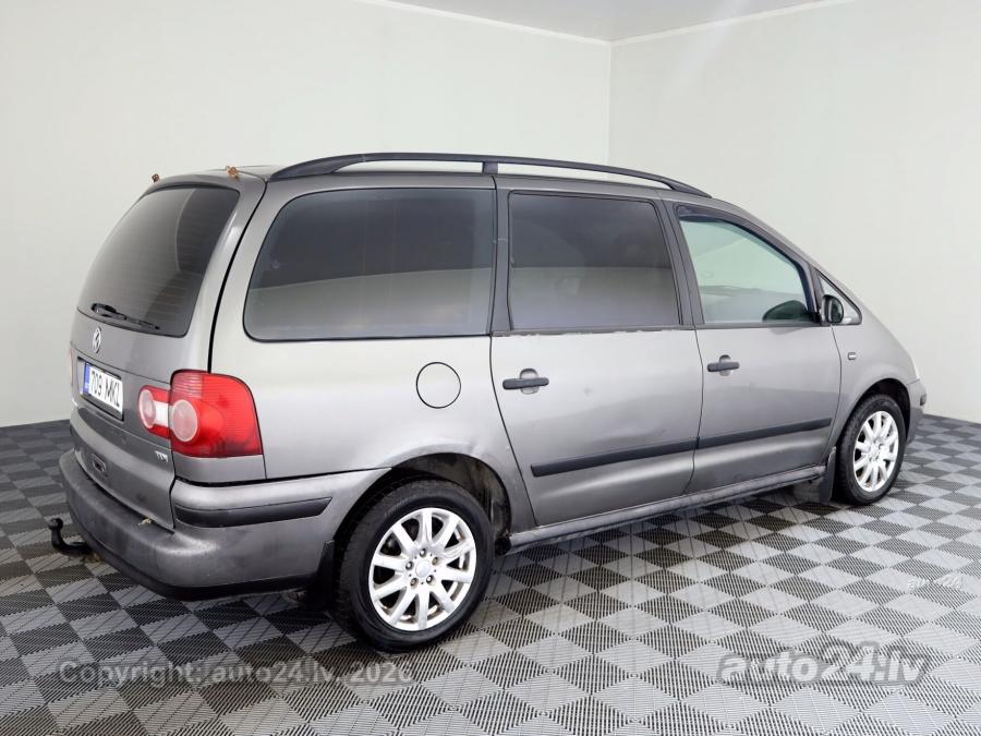 Grey Volkswagen Sharan 2007 in Tallinn, with an engine capacity of 1.90 L and mileage of 330 thousand km for 899 €, photo 4 on AUTOMOTO.COM.LV