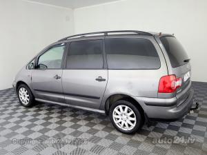Grey Volkswagen Sharan 2007 in Tallinn, with an engine capacity of 1.90 L and mileage of 330 thousand km for 899 €, photo 5 on AUTOMOTO.COM.LV