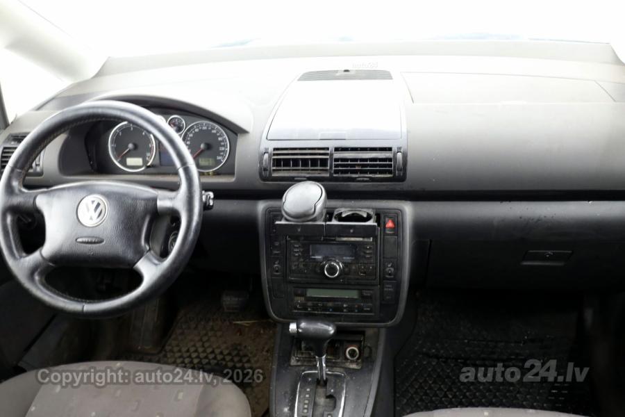 Grey Volkswagen Sharan 2007 in Tallinn, with an engine capacity of 1.90 L and mileage of 330 thousand km for 899 €, photo 6 on AUTOMOTO.COM.LV